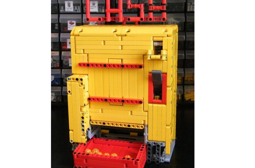 Mechanical Slot Machine – Nico71's Technic Creations