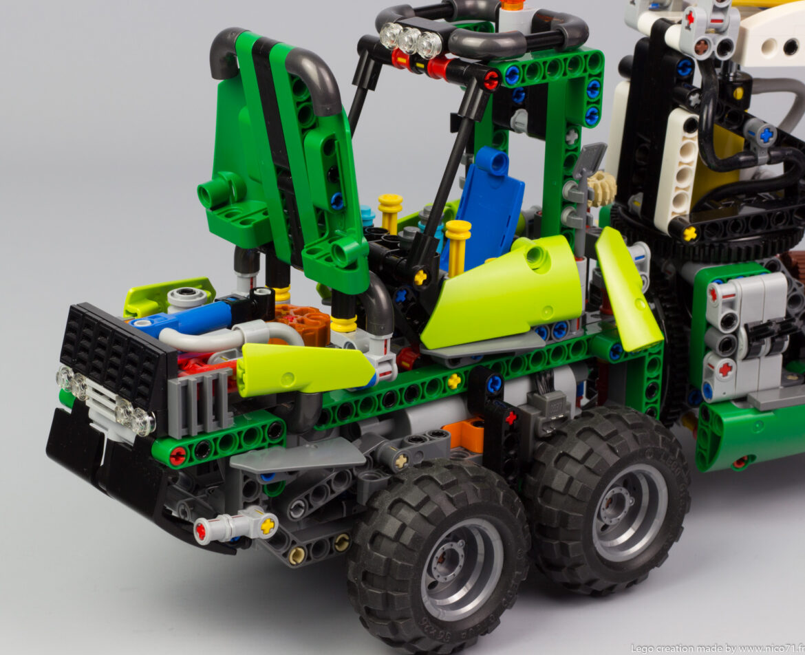 42080 Model C – Forwarder – Nico71's Technic Creations