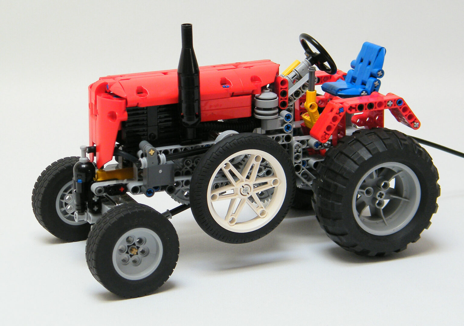 Hot Bulb Pneumatic Tractor – Nico71's Technic Creations