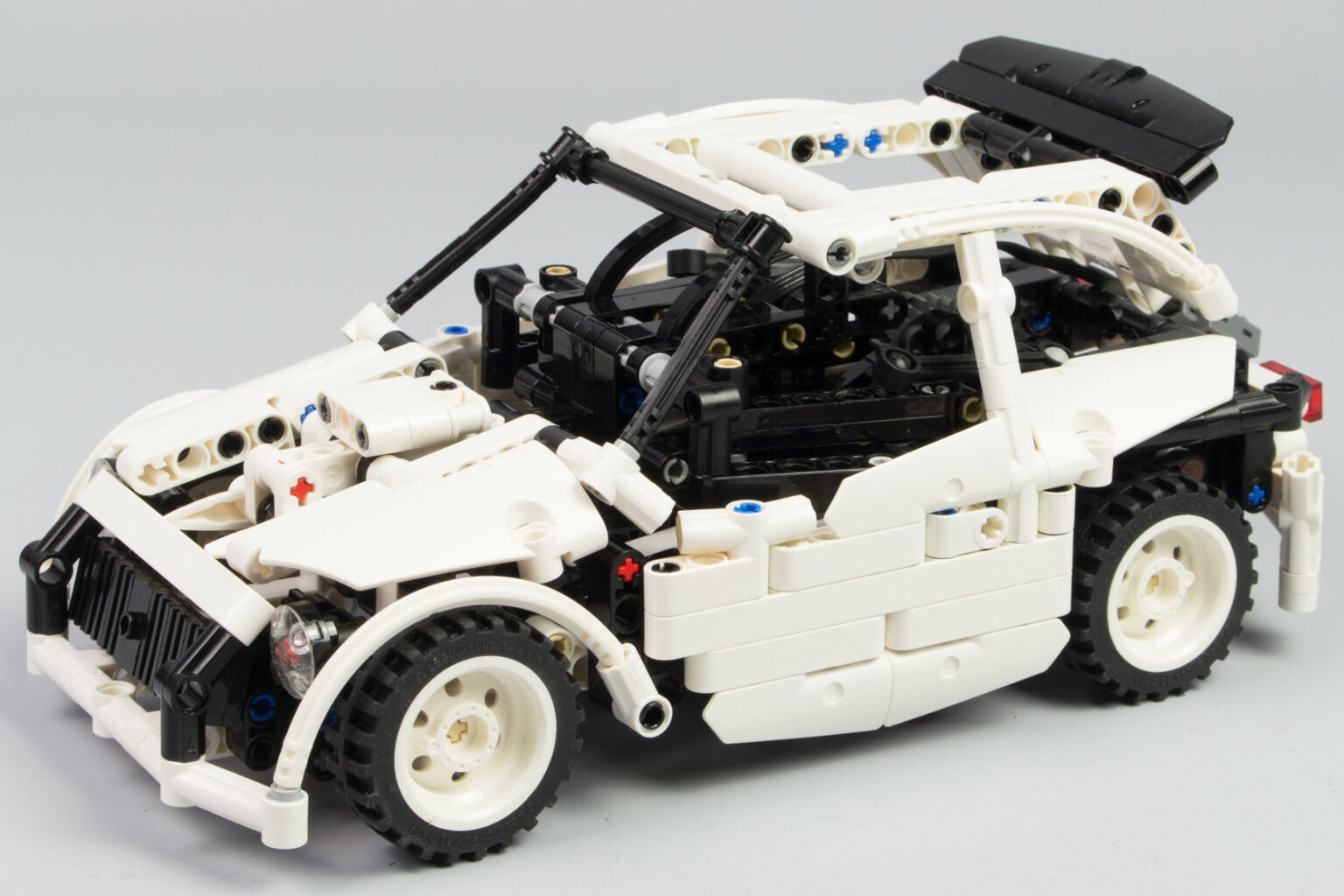 Rally Car Transformer – Nico71's Technic Creations