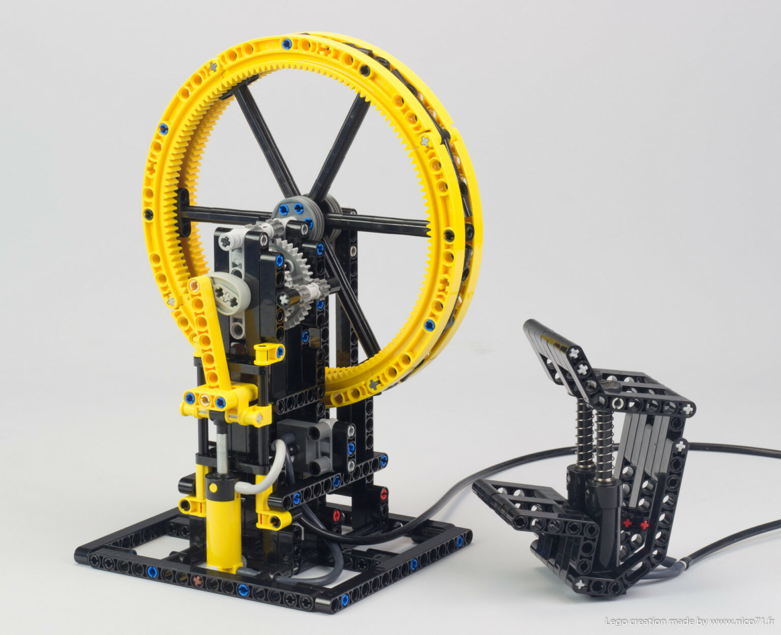Vertical Lego Pneumatic Engine – Nico71's Technic Creations