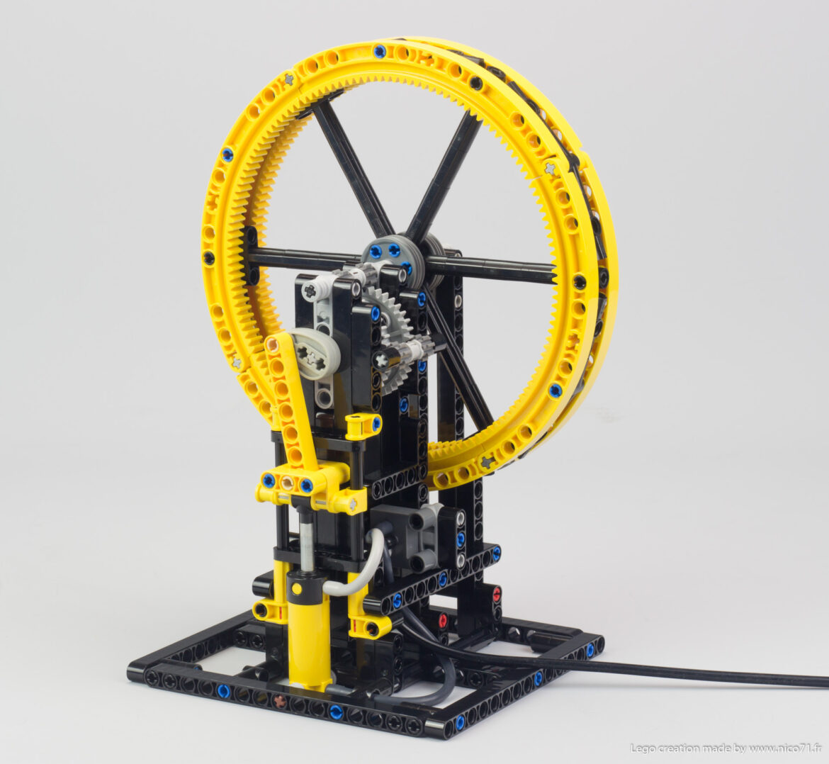 Vertical Pneumatic Engine – Nico71's Technic Creations