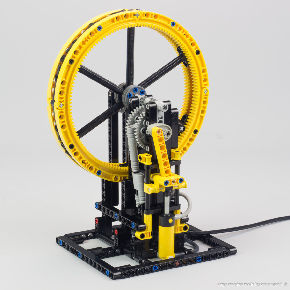 Vertical Pneumatic Engine – Nico71's Technic Creations